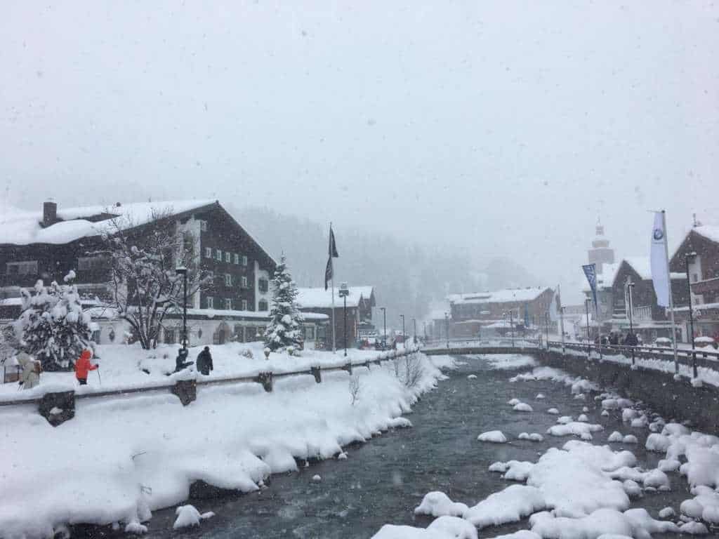 Massive Snow Storms Continue In Austria and the Northern Alps ...